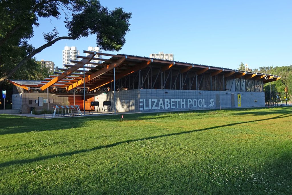 Queen Elizabeth Outdoor Pool at Kinsmen Park - JEN COL